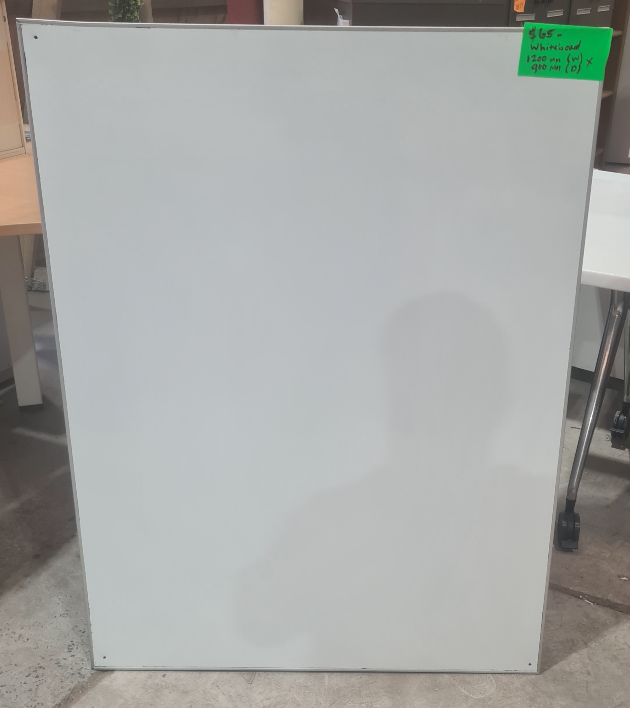 Medium-sized Whiteboard 1200 mm wide x 900 mm deep - Lakes Used Office ...